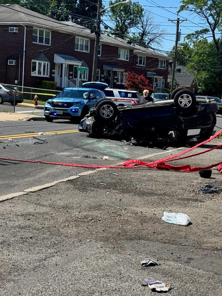Watch as crash in front of Bergen County garden center caught on video