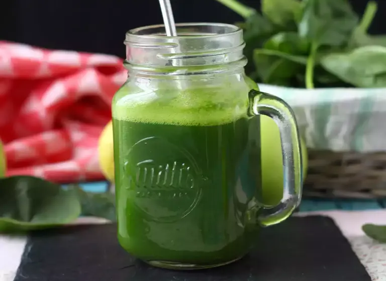 Zielony sok detox bez wyciskarki, zapewniający maksimum witamin!