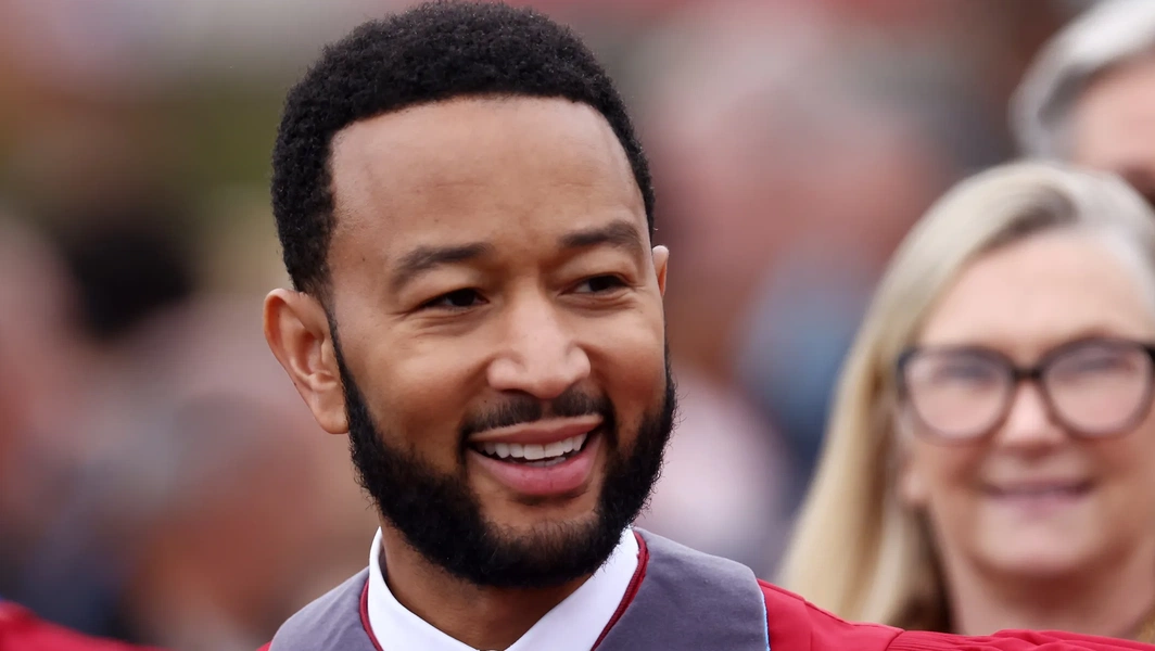 9 celebrities who graduated as valedictorians