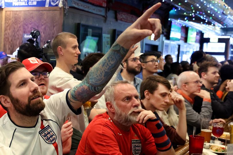 Compulsory 20% tips on all beers and food for England fans at World Cup ...