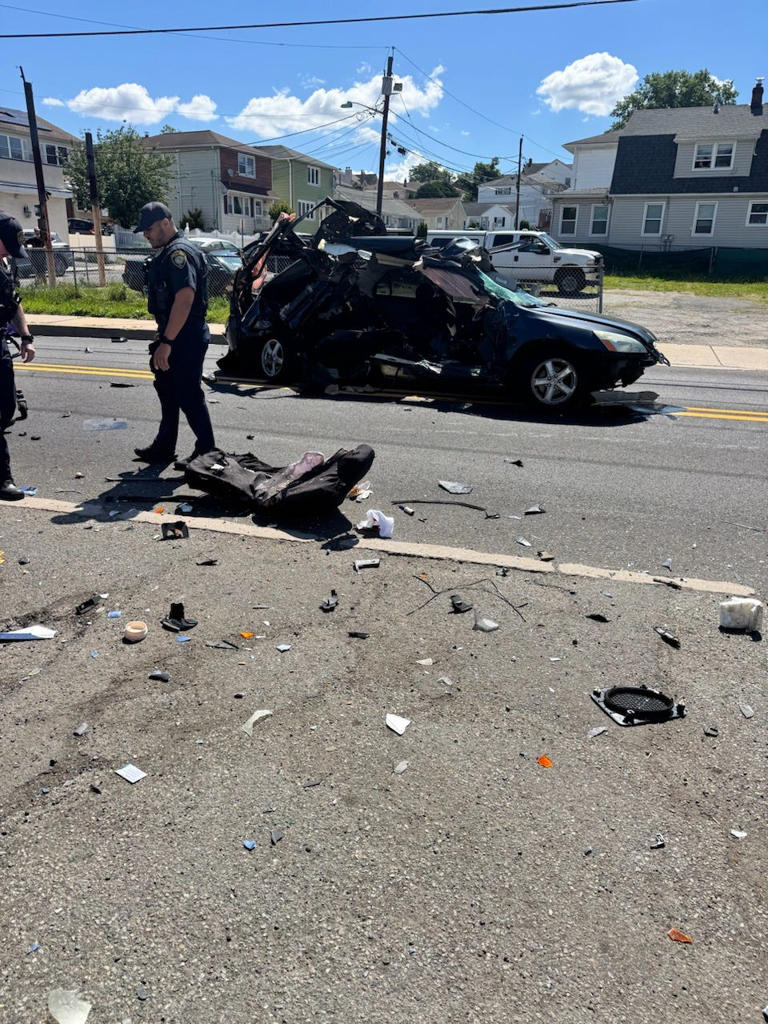 Watch as crash in front of Bergen County garden center caught on video