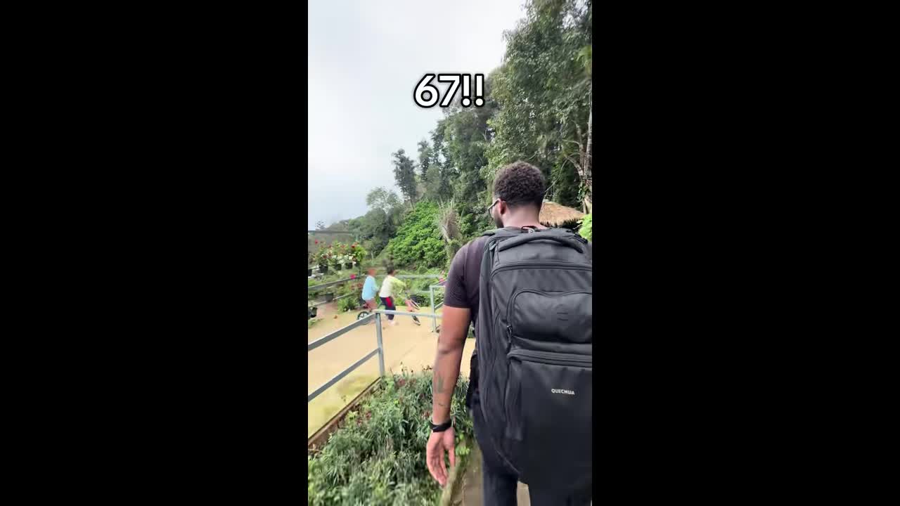 '6-7 worldwide!': Man in Thailand shouts greeting and boys instantly ...