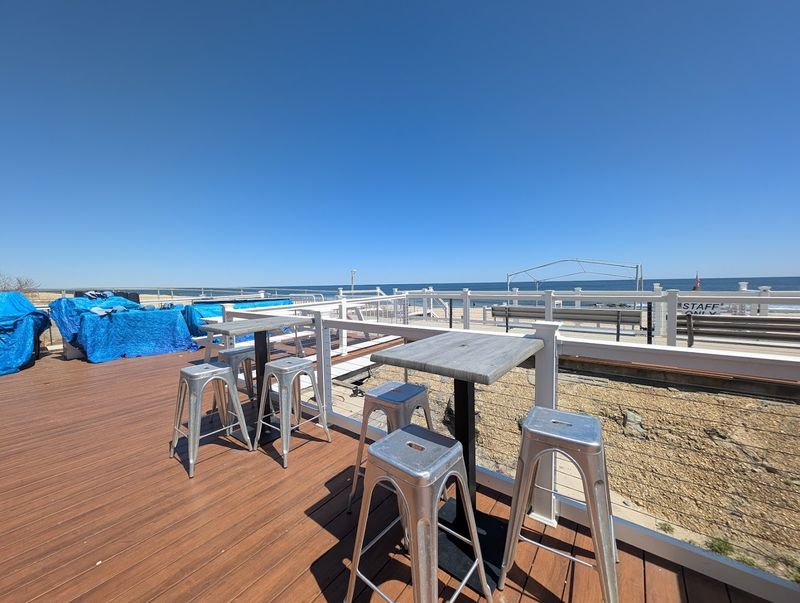 We found the perfect little New Jersey beach bar for laid back ...