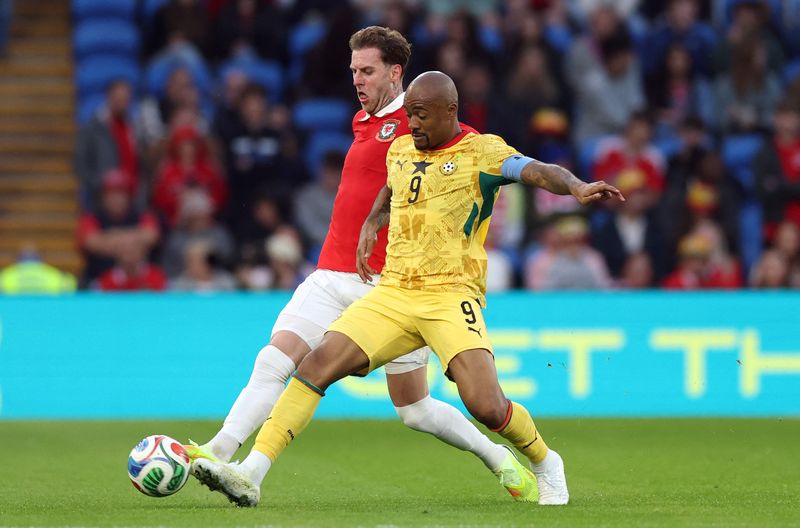 Soccer-Wales equalise late to draw with World Cup-bound Ghana
