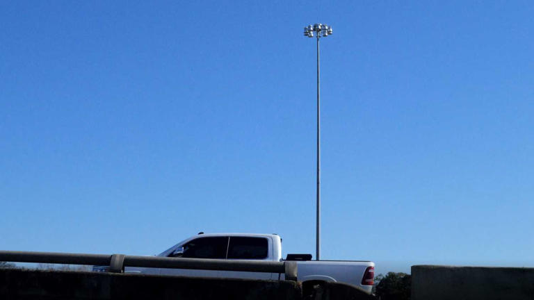 'Top priority is safety' MDOT rolls out new light pole system to stop ...