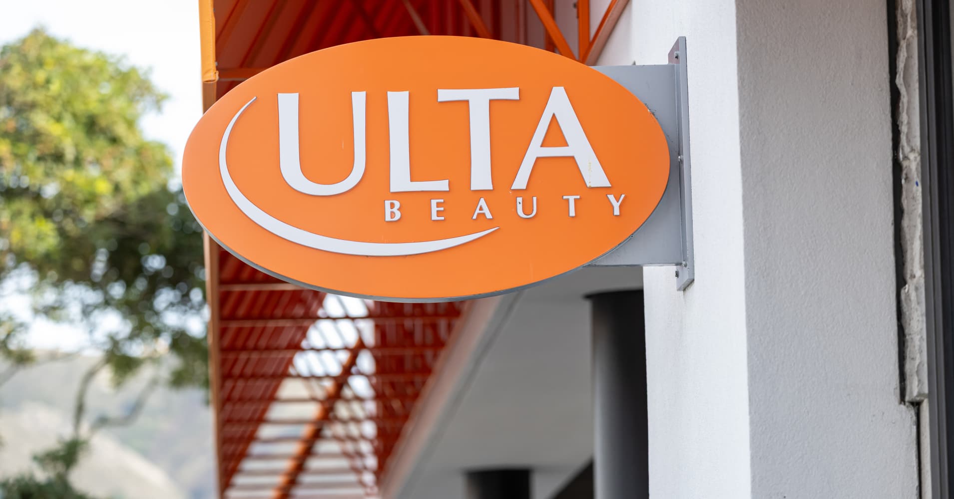 Ulta shares pop as beauty retailer beats Wall Street expectations and ...