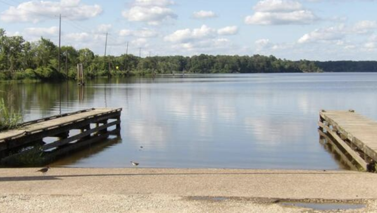 Before you jump in: The dockside water hazard you can’t see