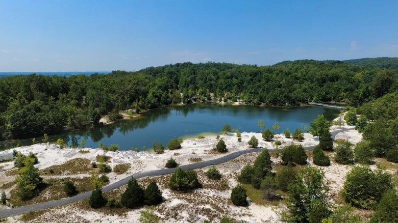 Under an hour from St. Louis is Missouri's quarry-turned-park with ...