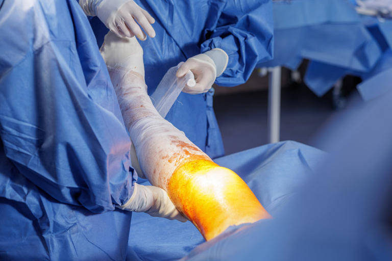 Medical tourism warning as Brits at risk of 'serious complications'