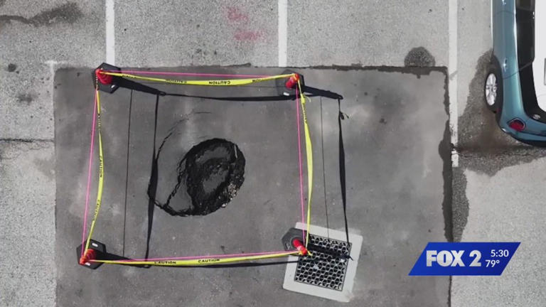 Sinkhole opens at Brentwood Promenade after pavement collapse