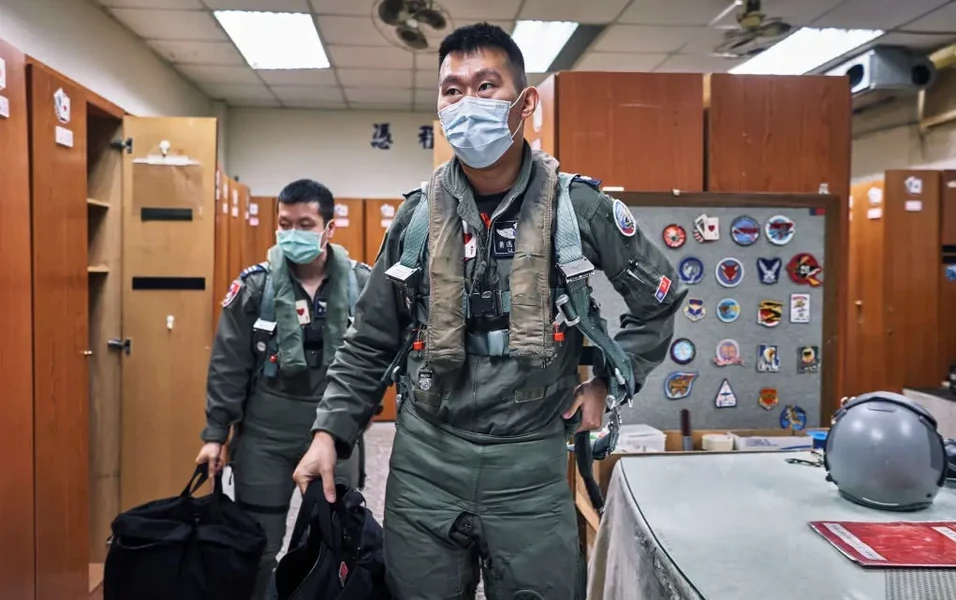 Two senior Taiwan air force pilots killed in T-34C crash
