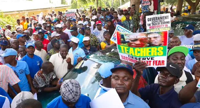 Oyo: Wike assures protesting teachers of rescue efforts, warns against ...