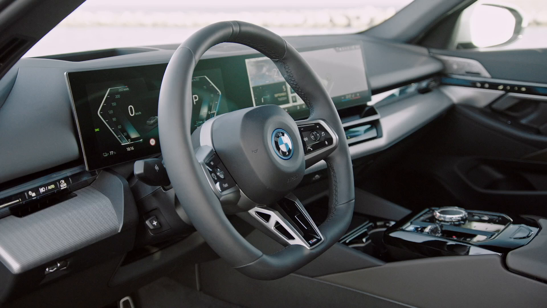 Der neue BMW 5er - volldigitales BMW Curved Display mit neuer ...