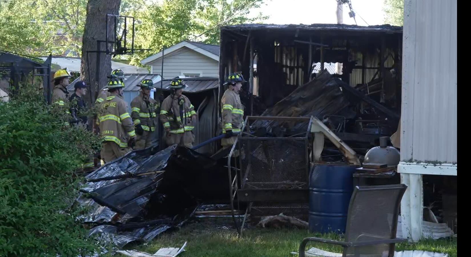 2 people injured in Eastlake trailer park fire
