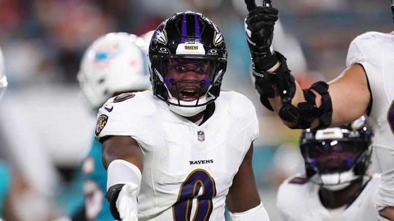 Ravens coordinator Anthony Weaver went to bat for Roquan Smith and ...