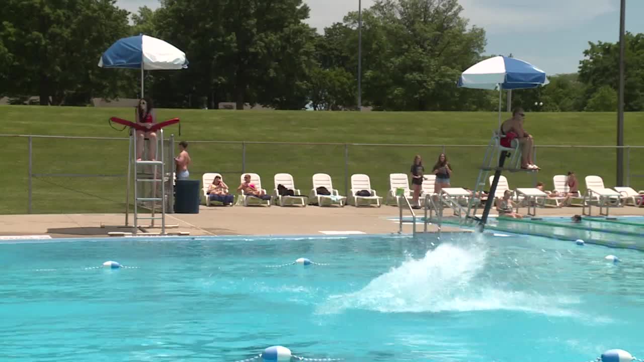 Summer job market hits record low as Kansas City teens struggle to find ...