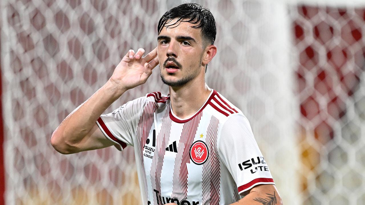 Wanderers face transfer battle for ex-star