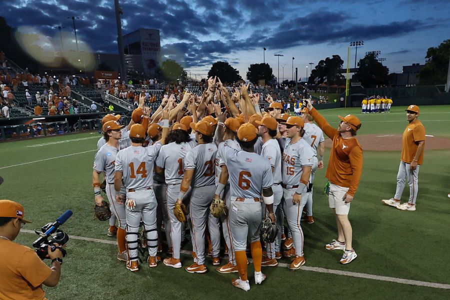 Longhorns overpower Oregon 11-3 in game one of Super Regional