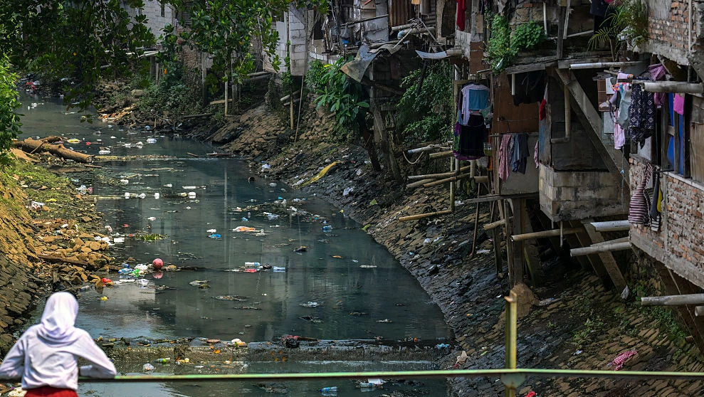 10 rivers facing severe pollution crises