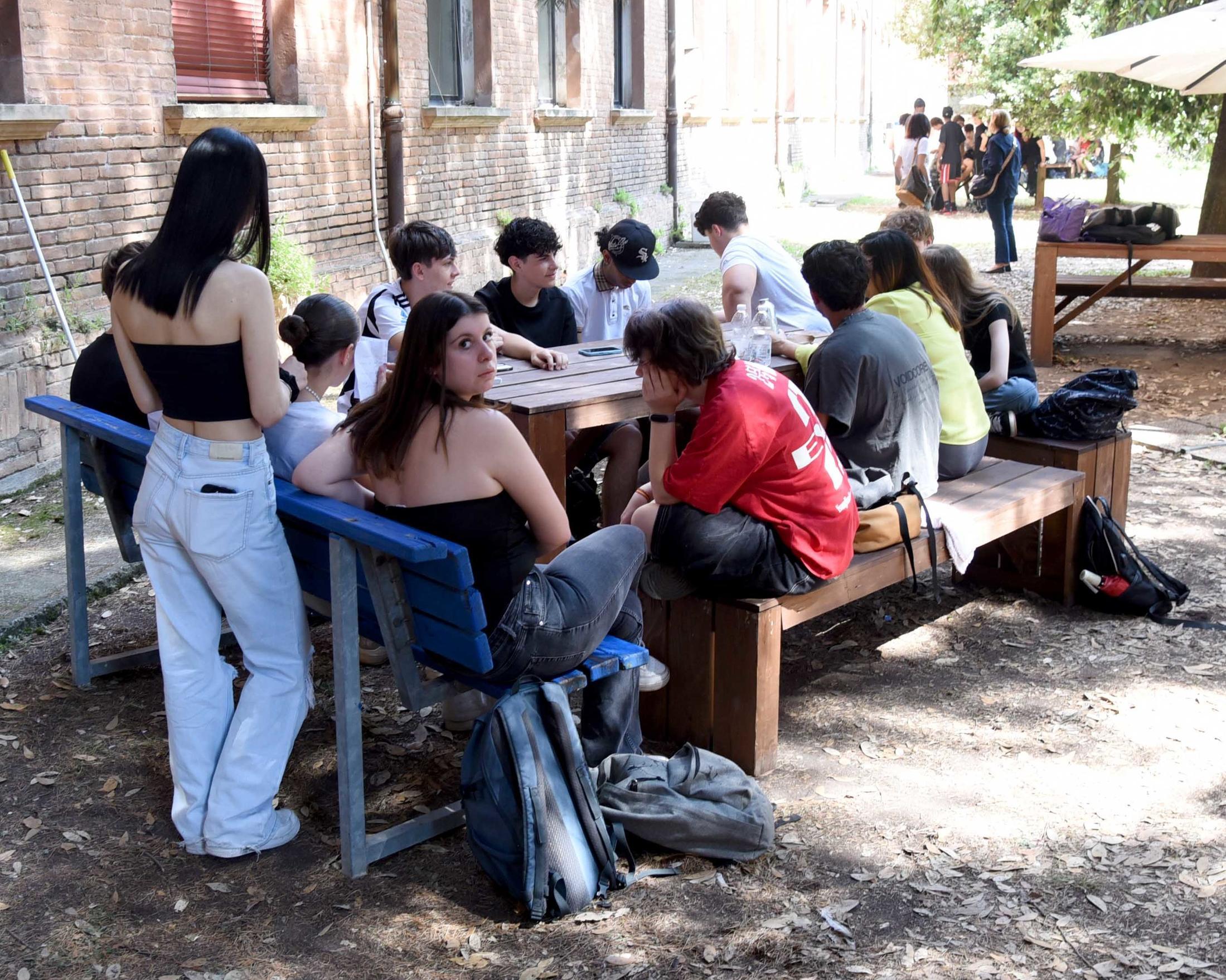 Scuola, nuovo allarme: "Troppo caldo nelle aule. Si misurino le ...