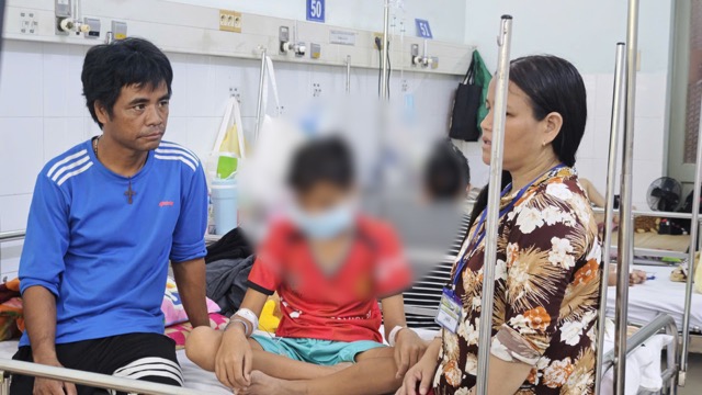 Điều trị thành công cho bé trai 13 tuổi bị tăm tre đâm vào tim