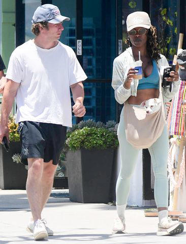 Jeremy Allen White and "Shameless" costar Shanola Hampton step out ...