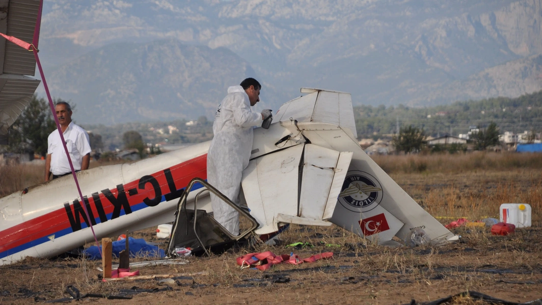Two senior Taiwan air force pilots killed in T-34C crash