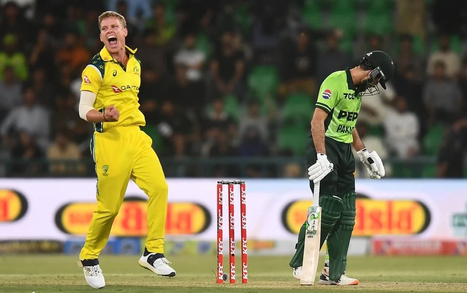 Ellis' career-best spell sinks Pakistan to set up ODI decider