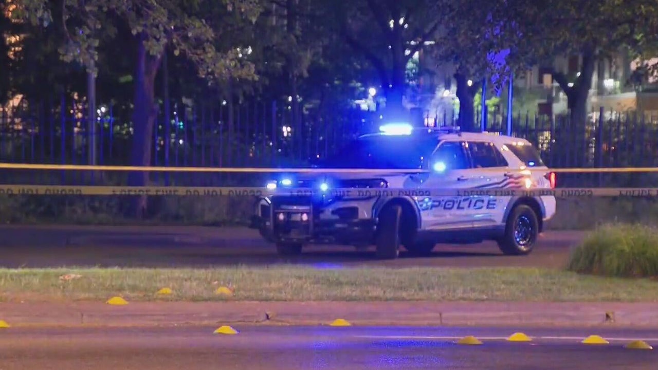 Detroit police investigate shooting, search for suspect