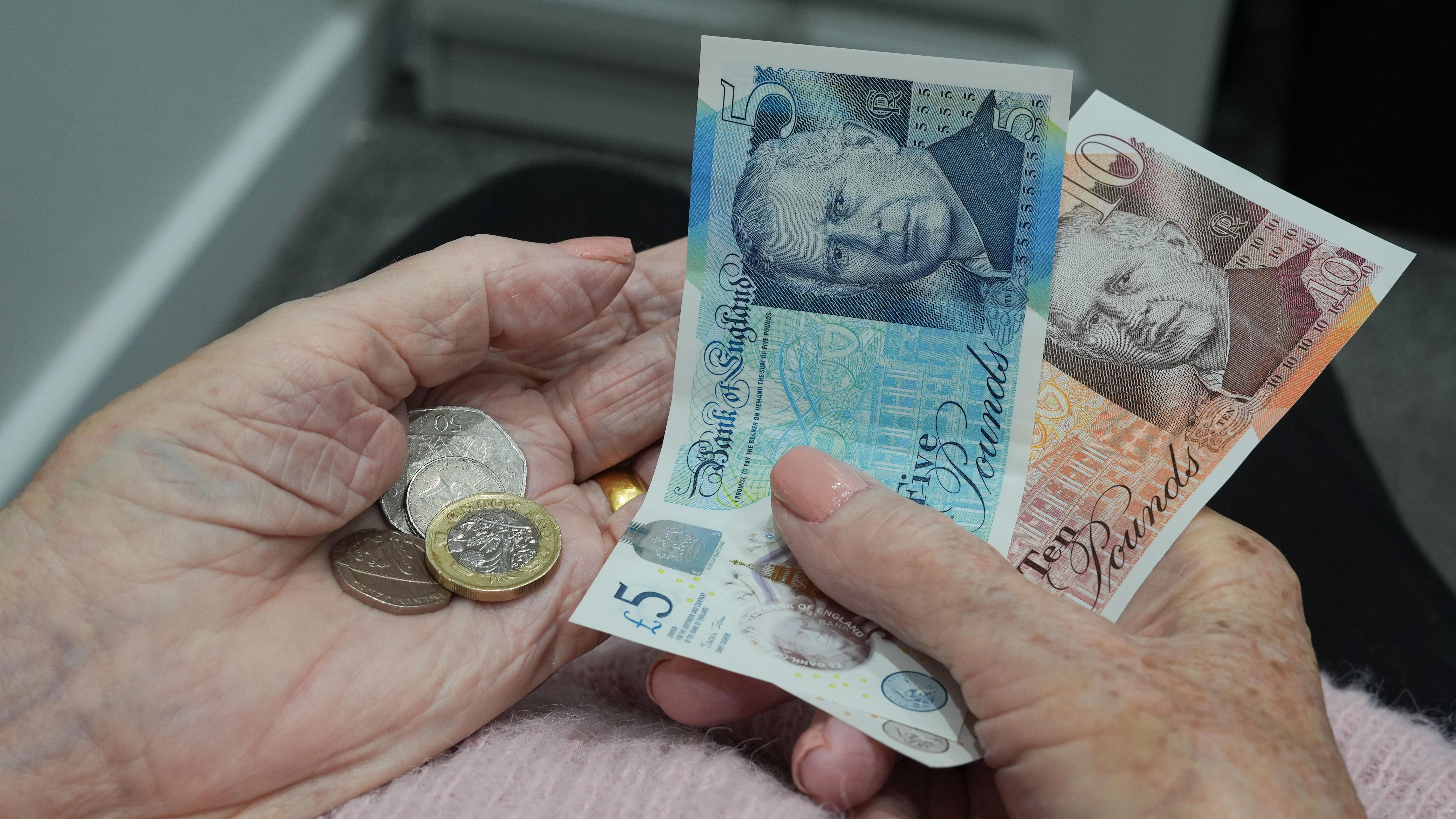 Retirement ‘cliff edge’ warning as figures indicate income levels needed