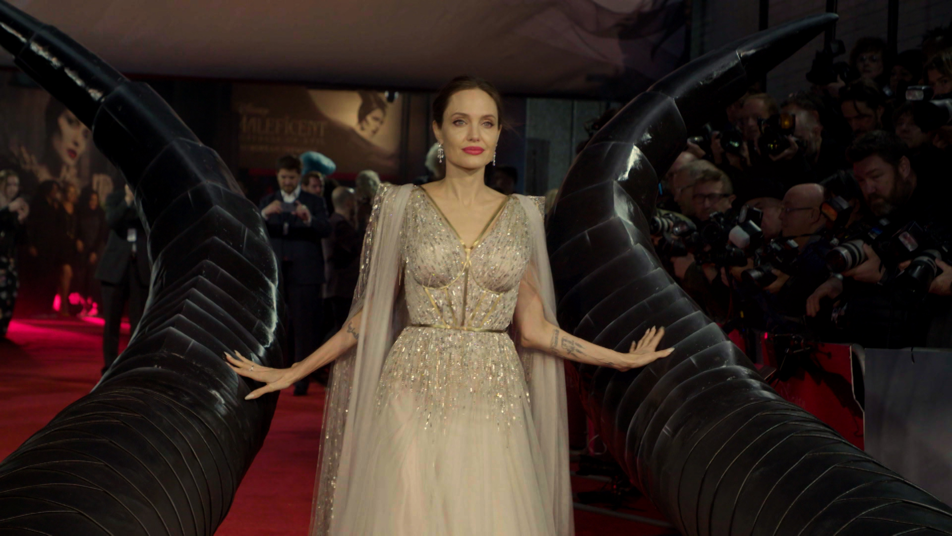 Oscar winners, comedians & supermodels: June 4 celebrity birthdays