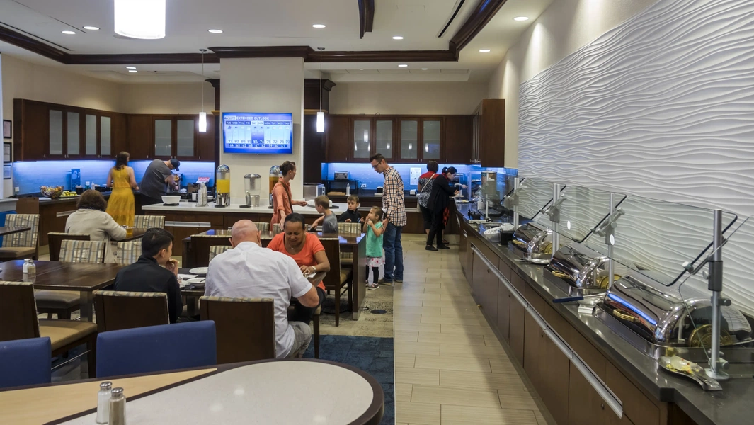 10 hotel breakfast buffet hits and misses