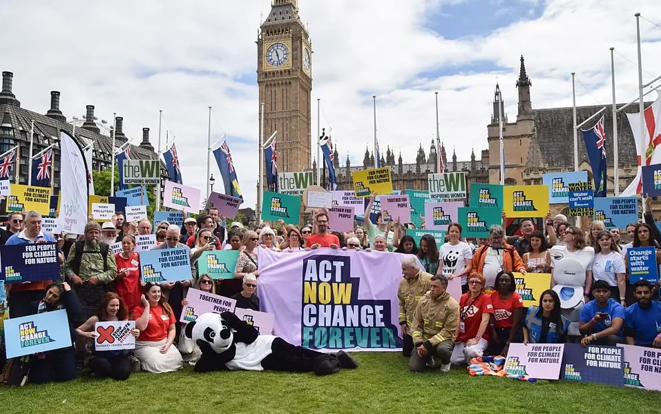 UK sets legally binding 87% emissions cut target by 2040