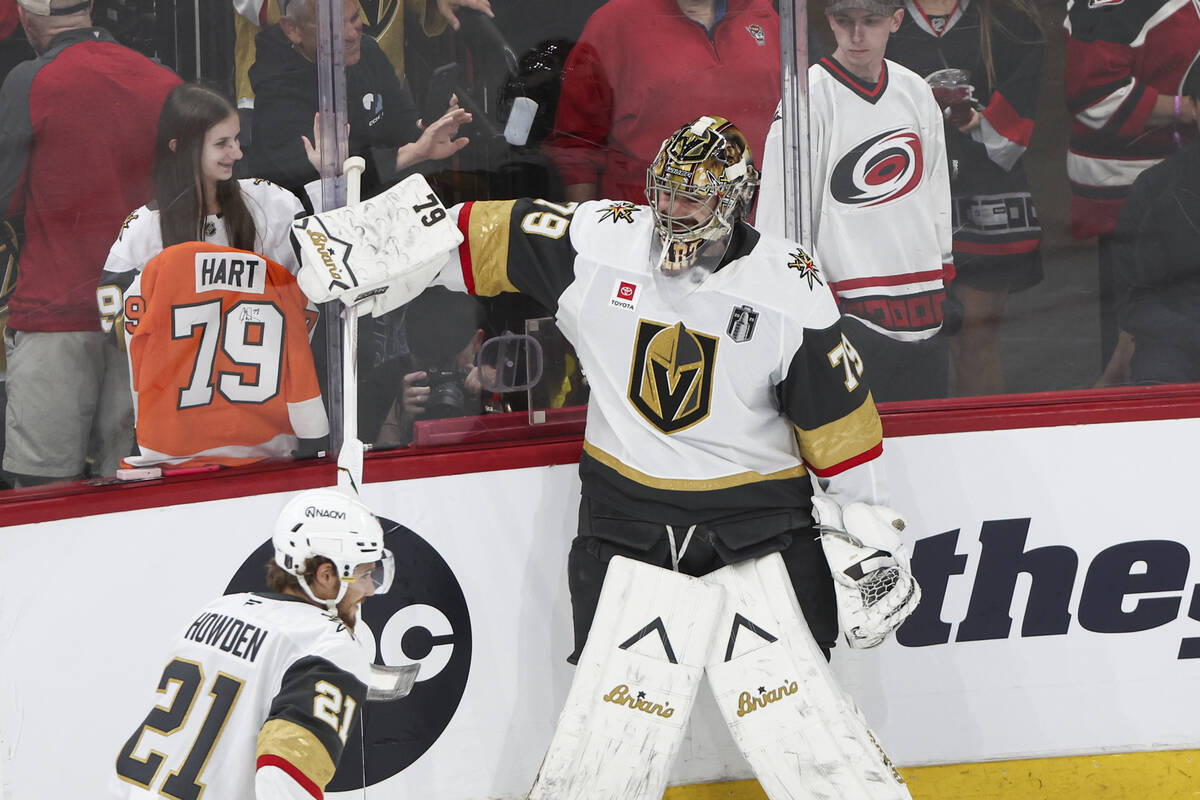 Live updates: Golden Knights, Hurricanes deadlocked in 2nd period of Game 1