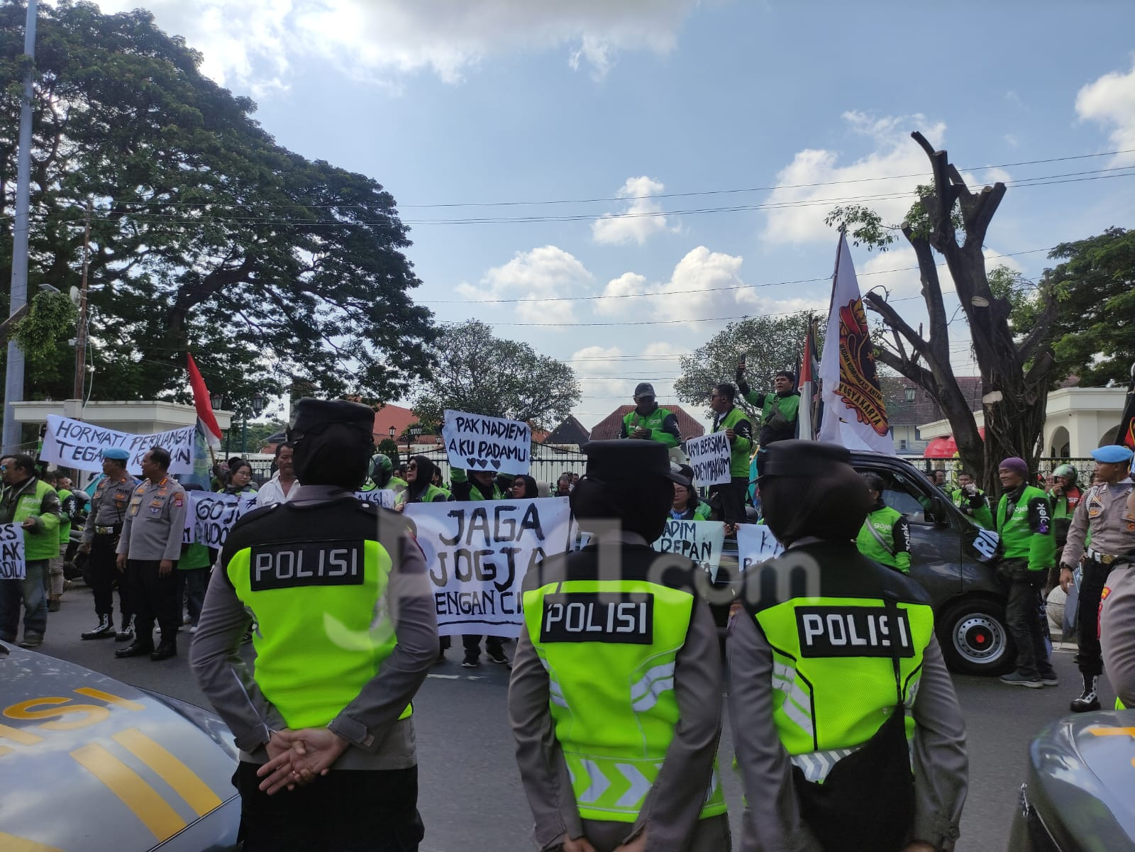 Ratusan driver Gojek Jogja mengenang jasa Nadiem Makarim