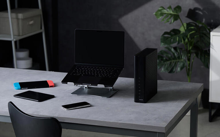 エレコム、WAN/LAN 10Gbps対応のWi-Fi 7トライバンドルーター「WRC-BE100XS-BH」発売