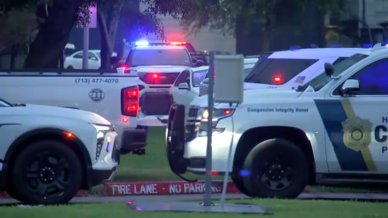 Wanted suspect dead after barricading himself inside SE Houston ...