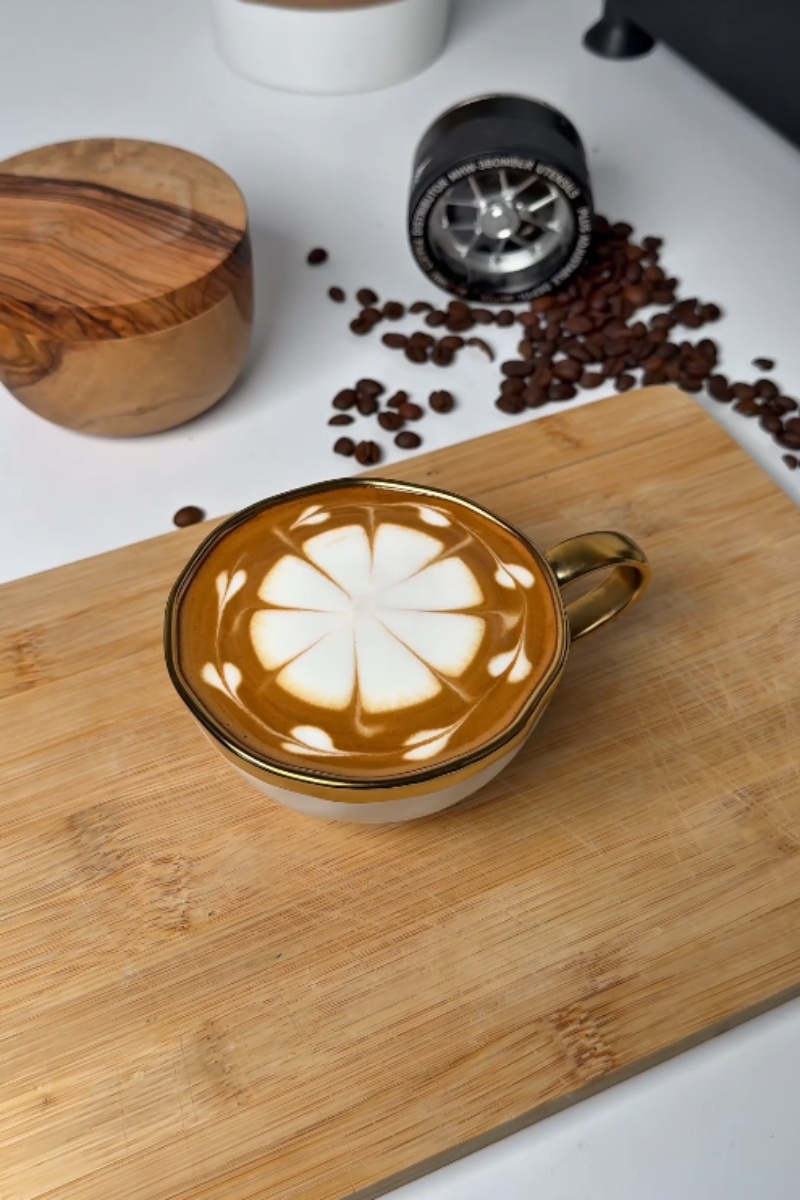 Symmetrical flower latte art design