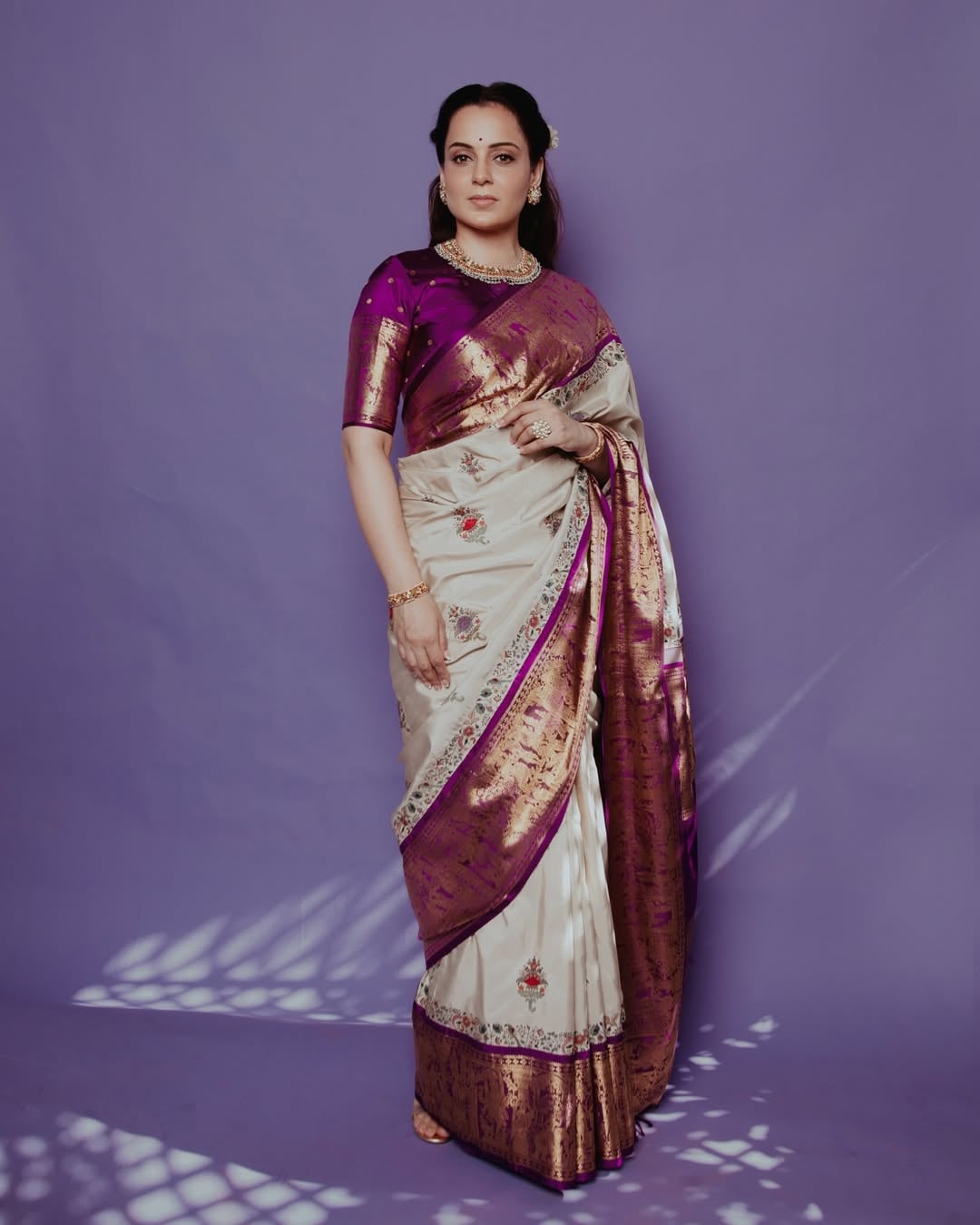 Kangana Ranaut champions handloom luxury in Gaurang Shah's Kanjeevaram ...