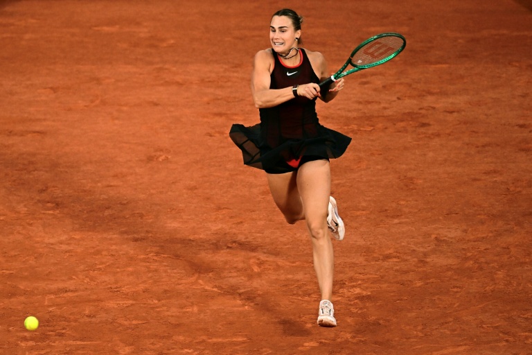 Sabalenka homes in on French Open semis
