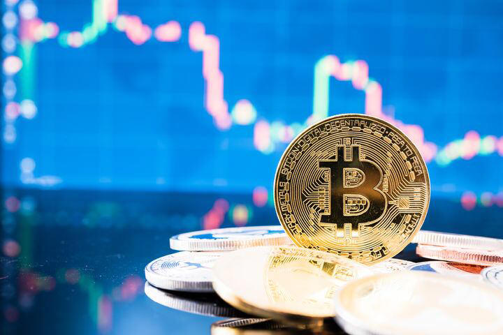 Bitcoin slumps amid global stock market rally