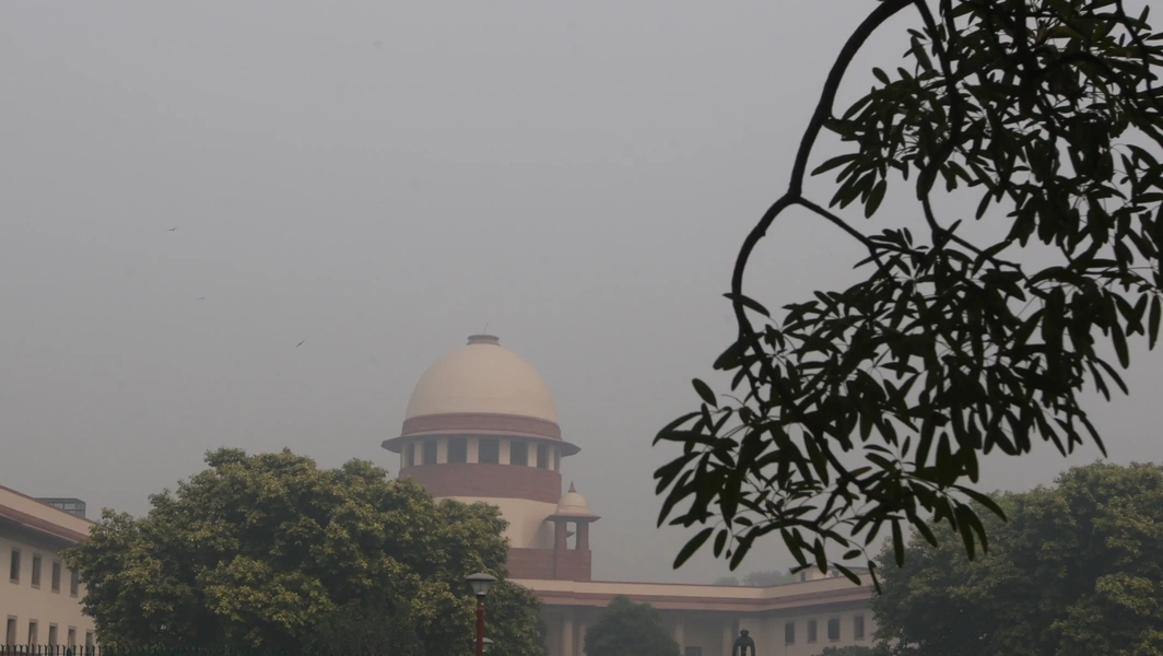 Supreme Court revokes bail for Mumbai GRP officers in extortion case