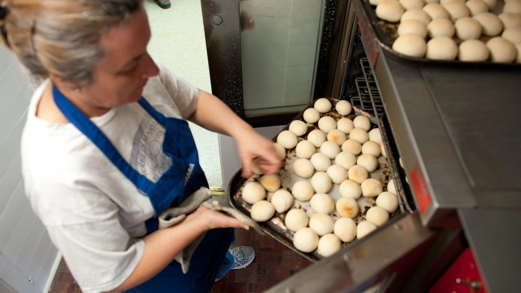 5 southern chains serving fresh-baked biscuits