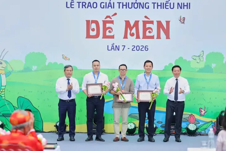 GS.TS Lê Anh Vinh: Các con dạy tôi bao dung hơn