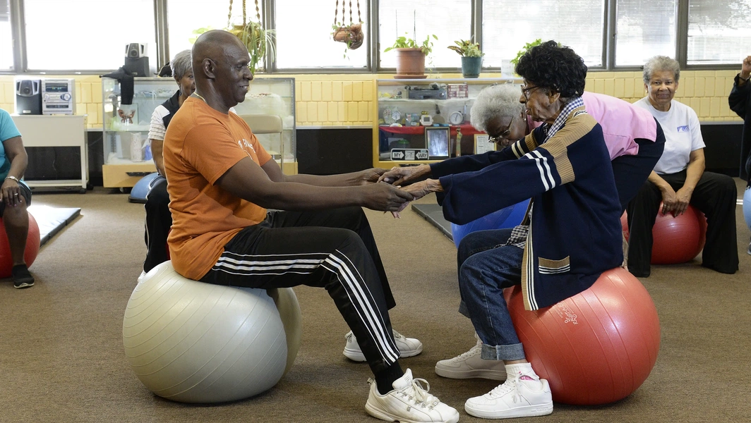 Everyday Health shares 5-move plan to slow muscle loss in men over 50