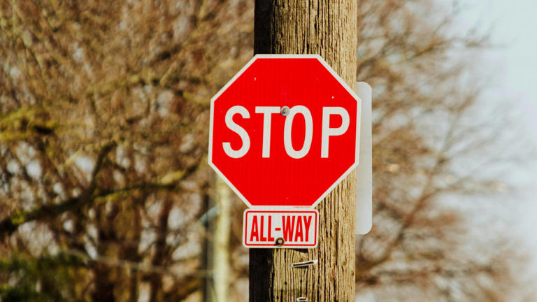 The secret social rules of the four-way stop