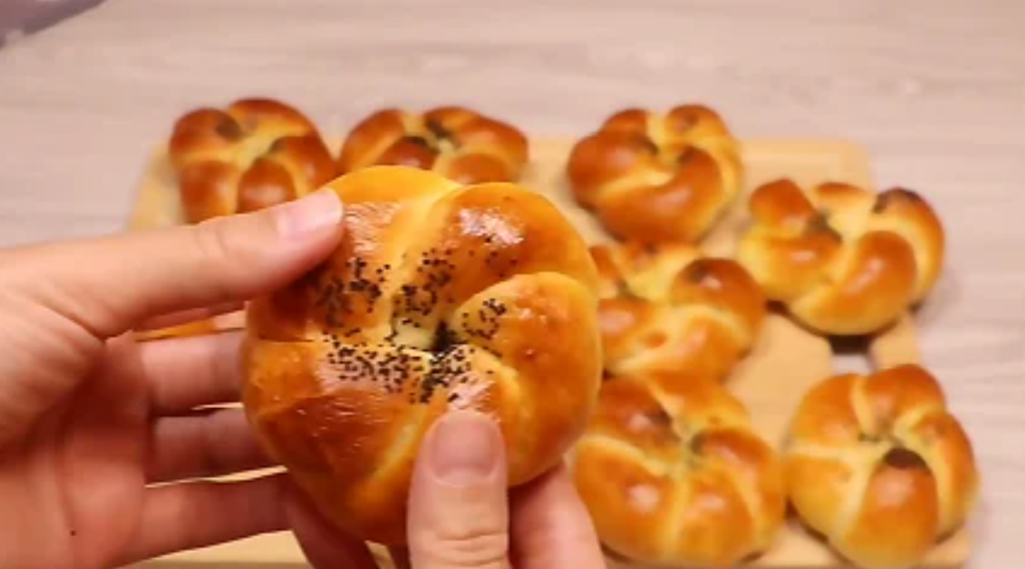 Ein köstliches Rezept, das Sie nur mit Mehl und 2 Eiern zubereiten können