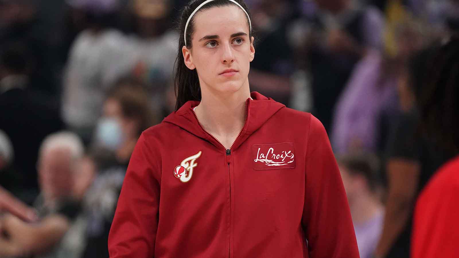 Fever HC Stephanie White addresses team meeting amid Caitlin Clark saga