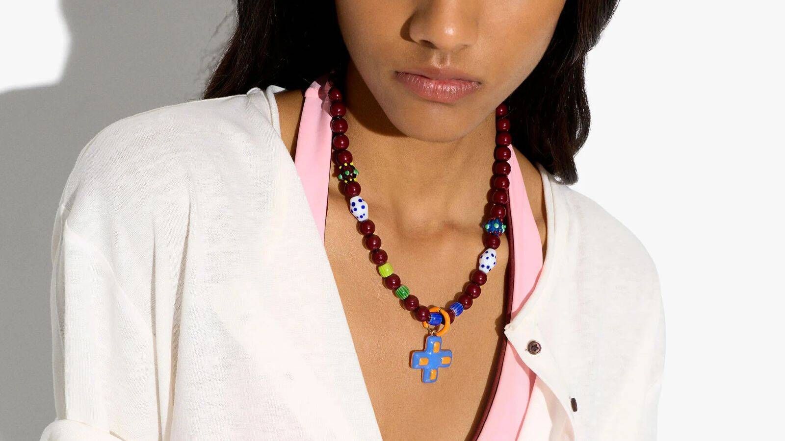El collar de Parfois que eleva cualquier look este verano: cuentas de ...