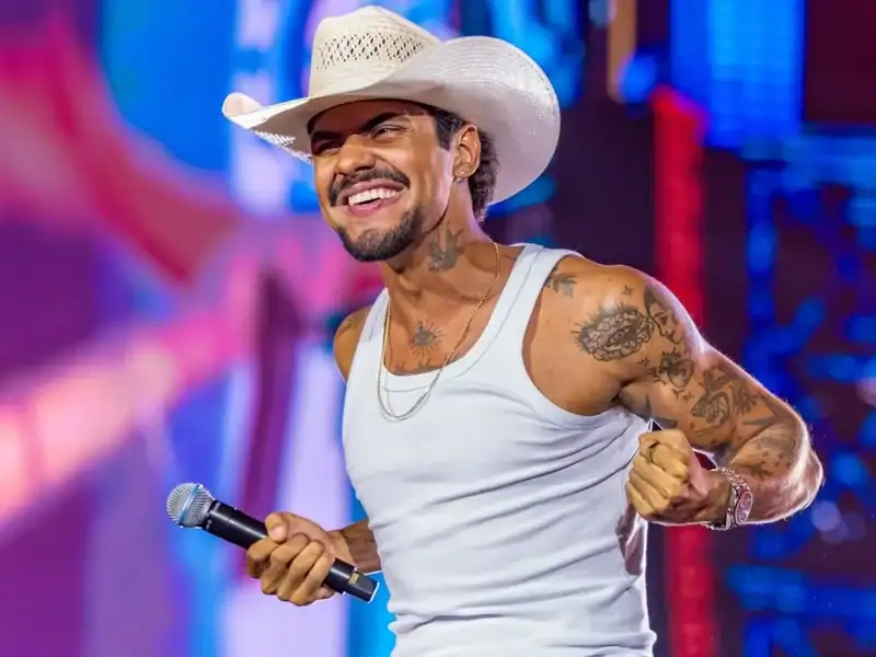 Jeninho e Mariana Fagundes lideram Spotify Brasil com Peão todo tatuado ...